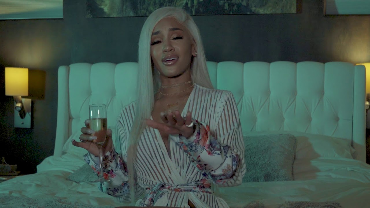 Cali Rapper Saweetie Signs to Warner Bros. - AllHipHop