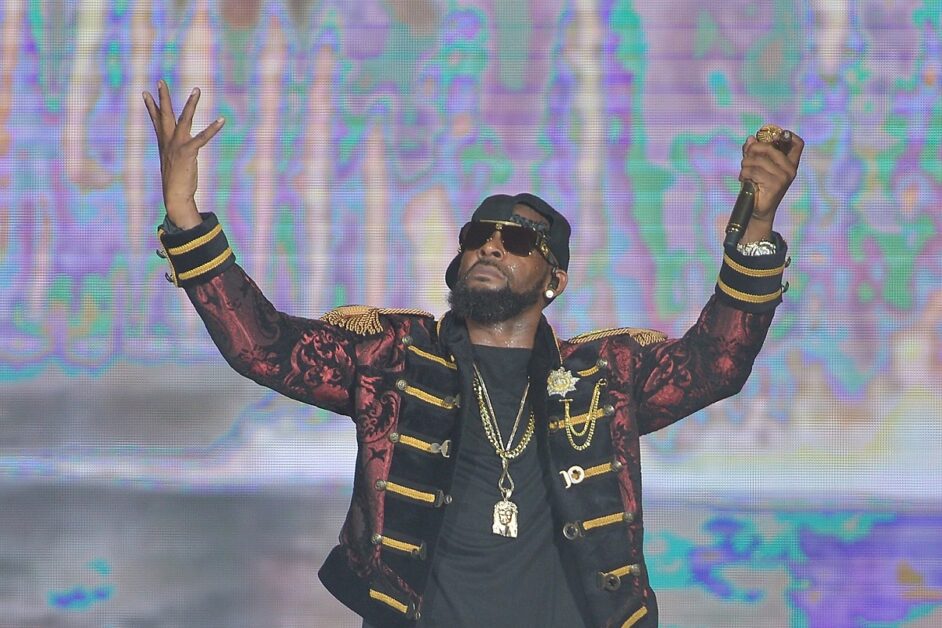 R. Kelly Fan Arrested For Threatening Prosecutors - AllHipHop
