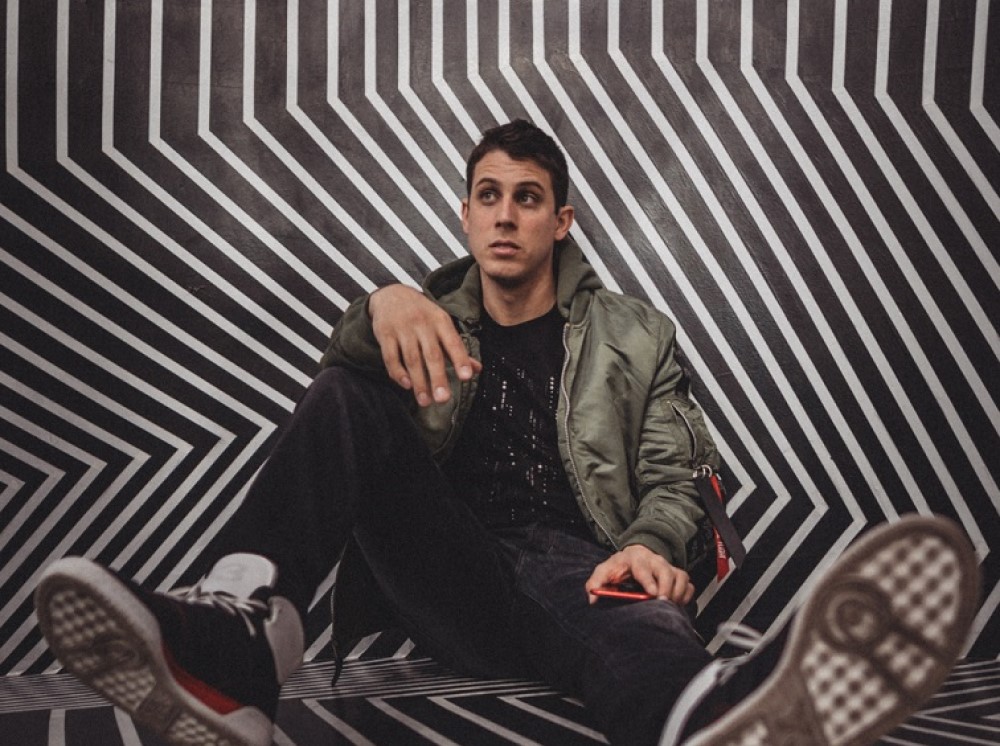 Breakout Comedian and Tik Tok Star Tyler Regan's One Man Skits have ...