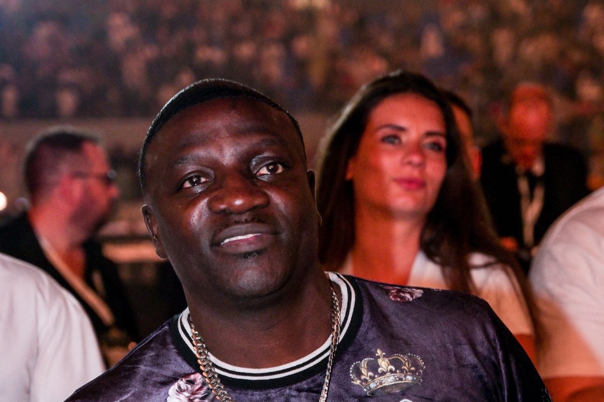 Akon Defends Nick Cannon For Having 12 Children And Says Its A Woman's ...