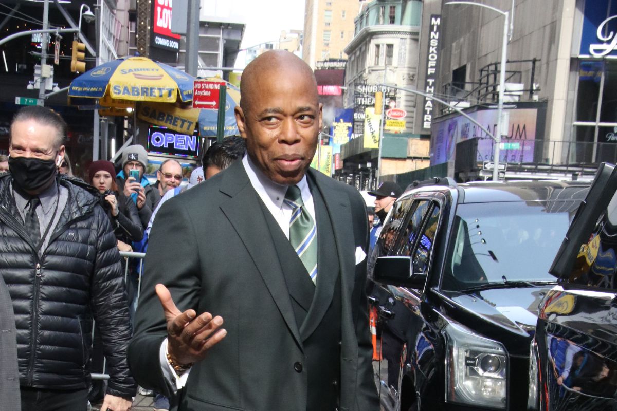 Mayor Won't Call Jordan Neely's Death A Murder; Father Wants Marine's ...